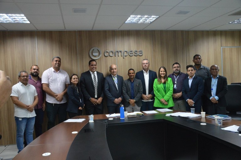 Vereadores do Cabo reivindicam na Compesa soluções para os problemas no ...